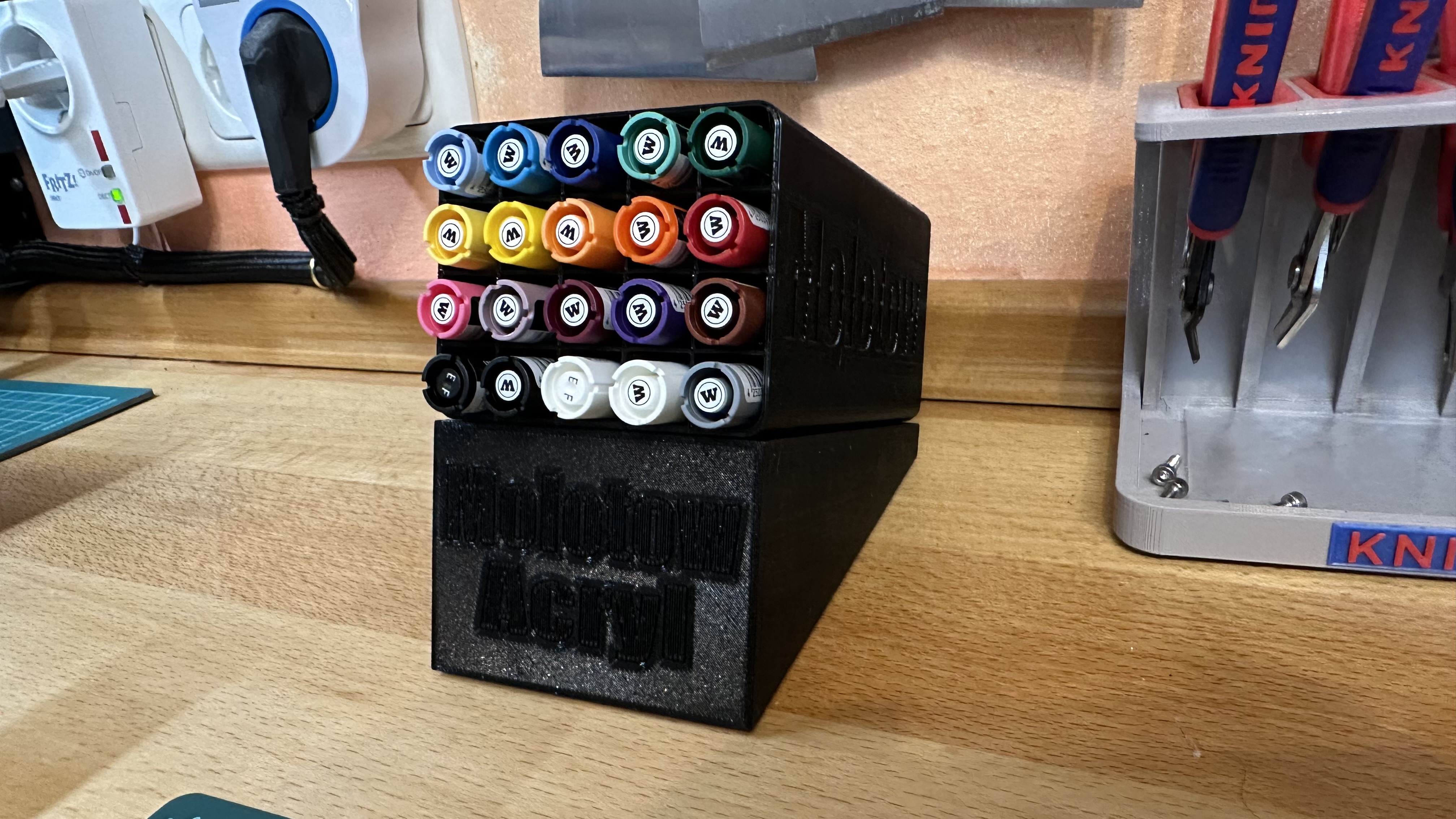 Stackable case for 20 Molotow Acrylic Pens (13mm) +/- base by Clamikra ...