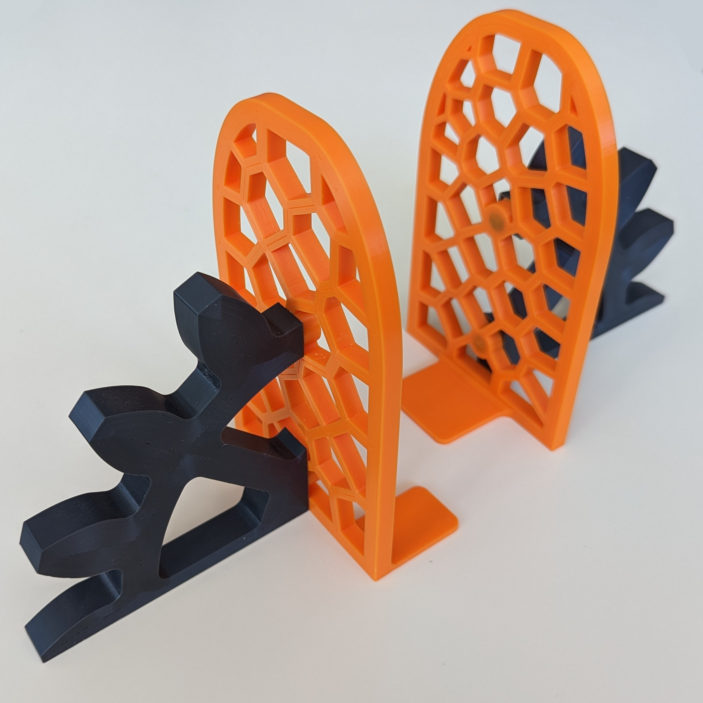 Voronoi Gear Bookends by D.C. Hartlen | Download free STL model ...