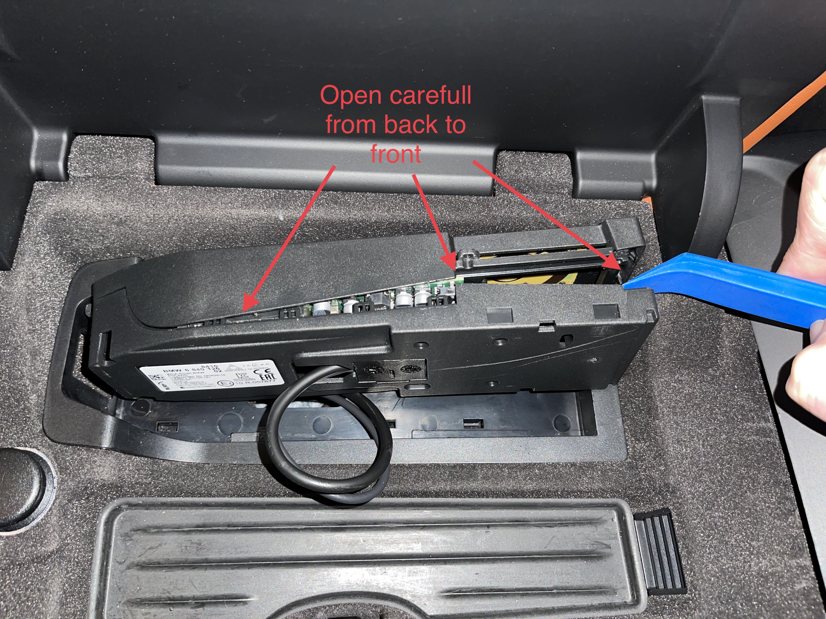 BMW i8 Snap In Wireless Phone Charger Upgrade by Mark Question ...