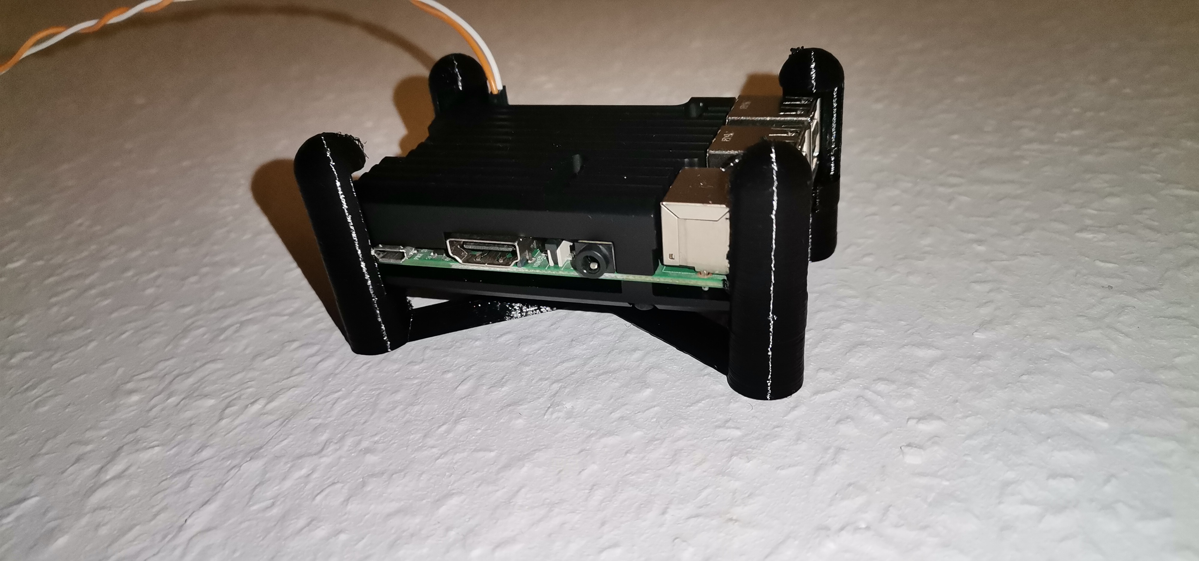 Raspberry Pi 3 / 4 / 5 Alu-Extrusion 2020, 4040,... / Wallmount by cel ...