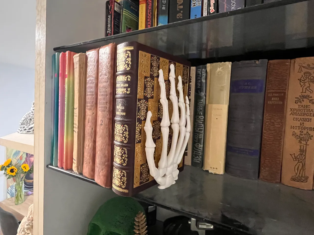Skeleton Hand Bookend by E-leton | Download free STL model | Printables.com
