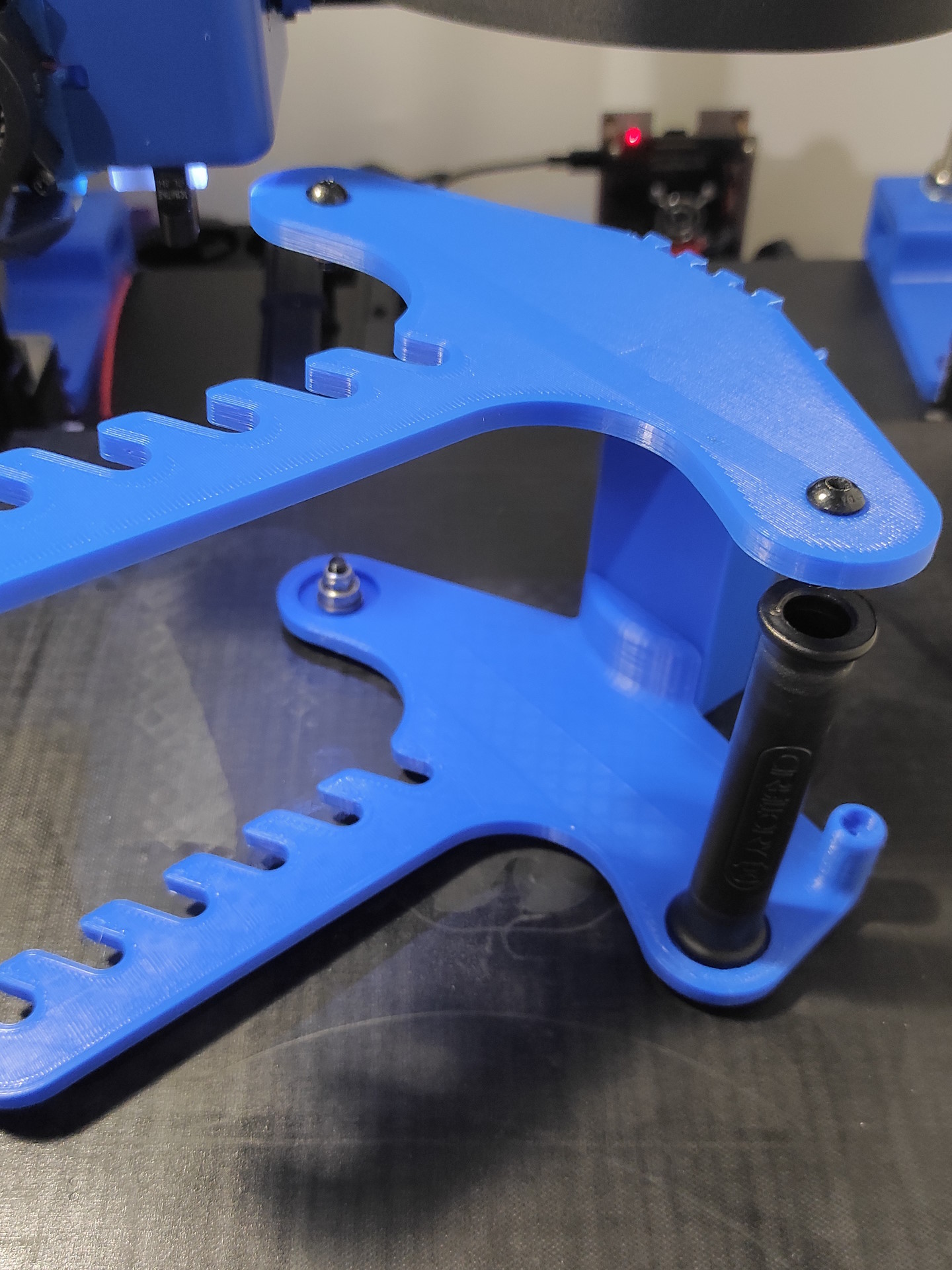 Sidewinder X2 Spoolmount with Lock by STR | Download free STL model ...