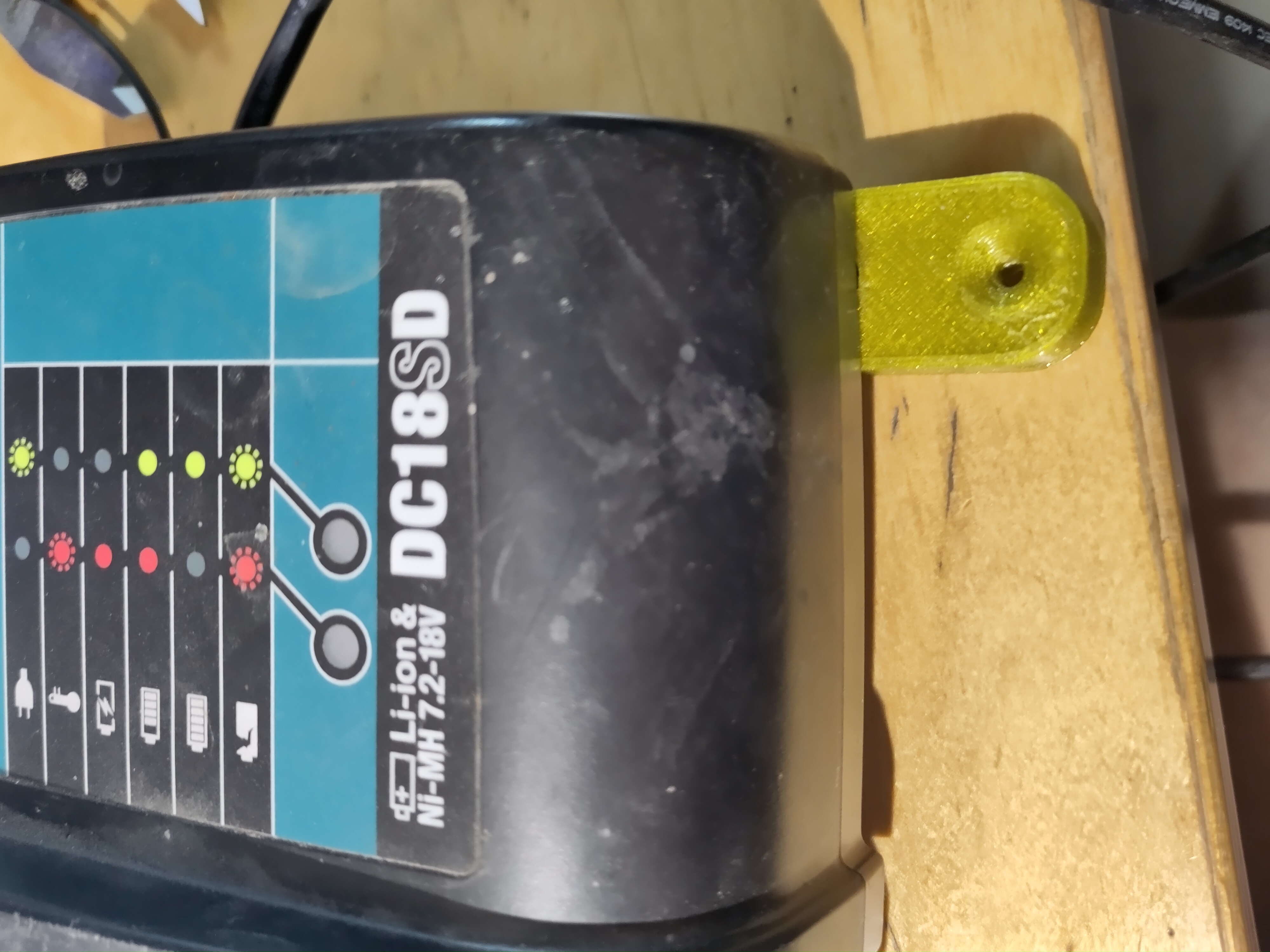 Makita DC18SD mountingbracket by D4rk Helmet | Download free STL model ...