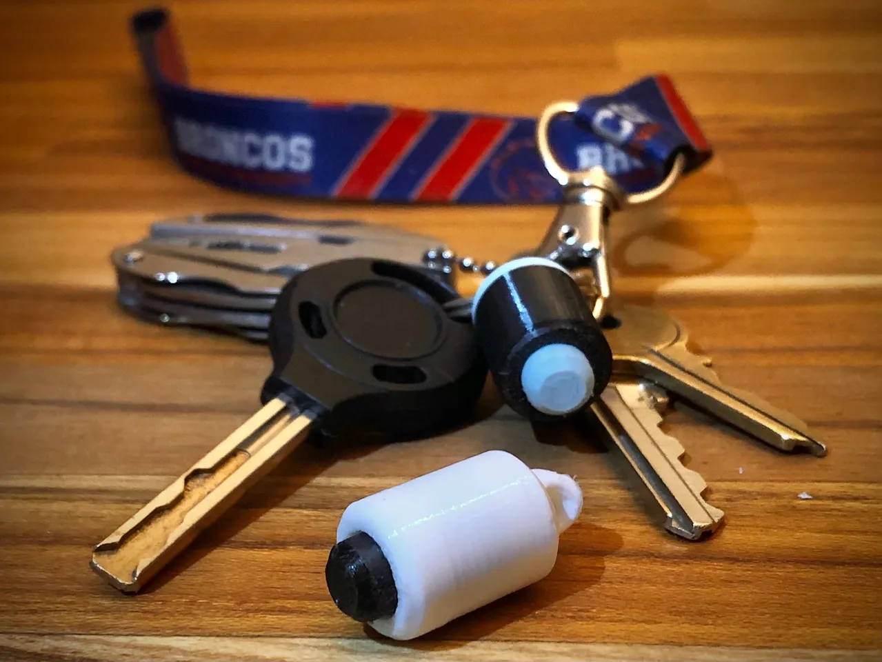 Micro Fidget Button - Magnet Assisted by Aaron Park | Download free STL ...