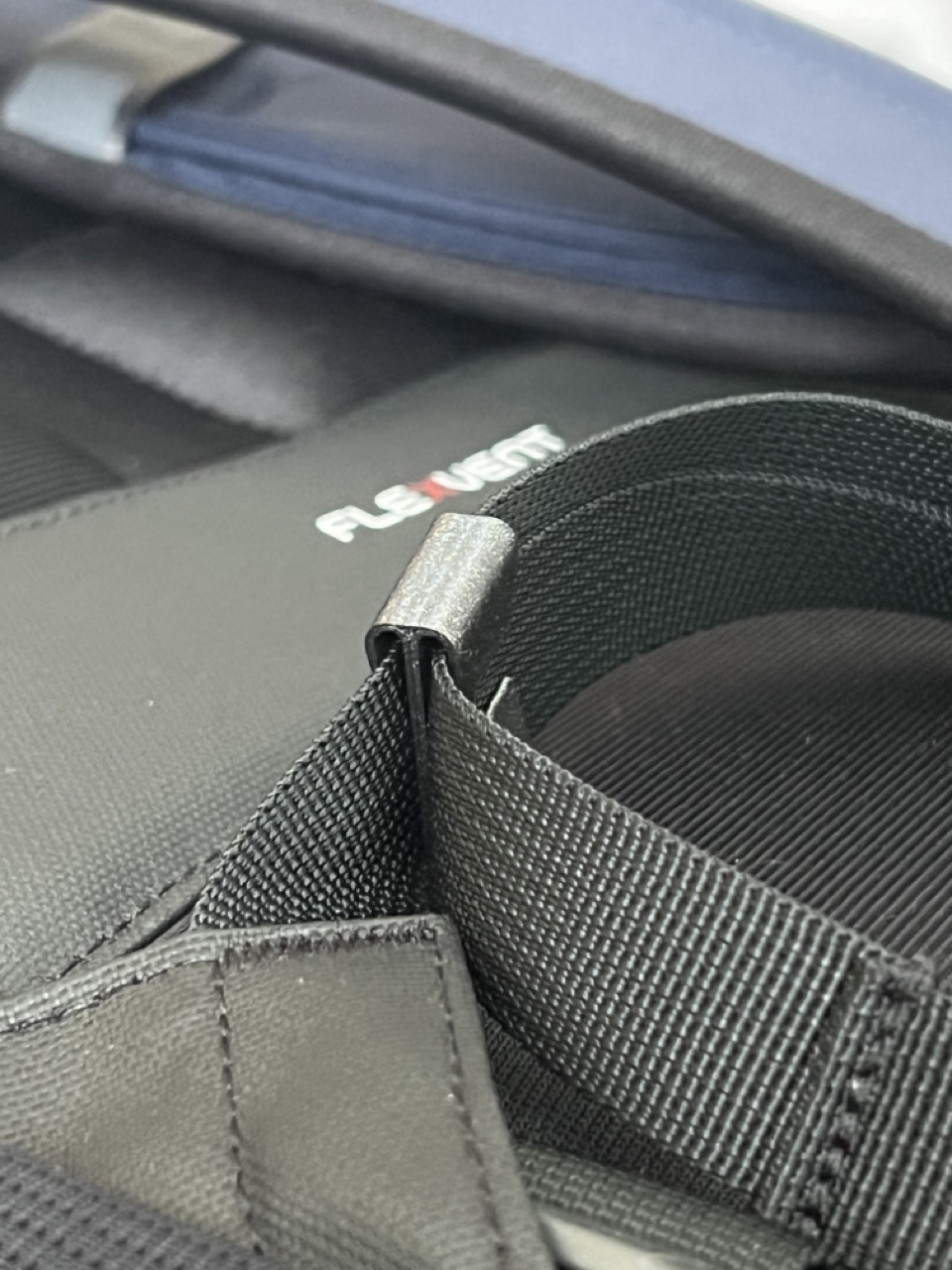 Backpack strap holder by FanDeZyii | Download free STL model ...