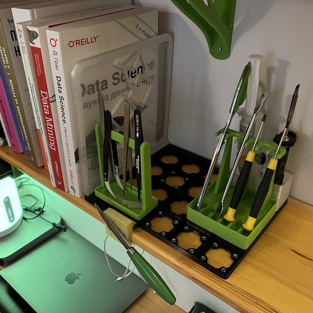 Gridfinity bookend with magnets for knife by olgapavlova | Download ...