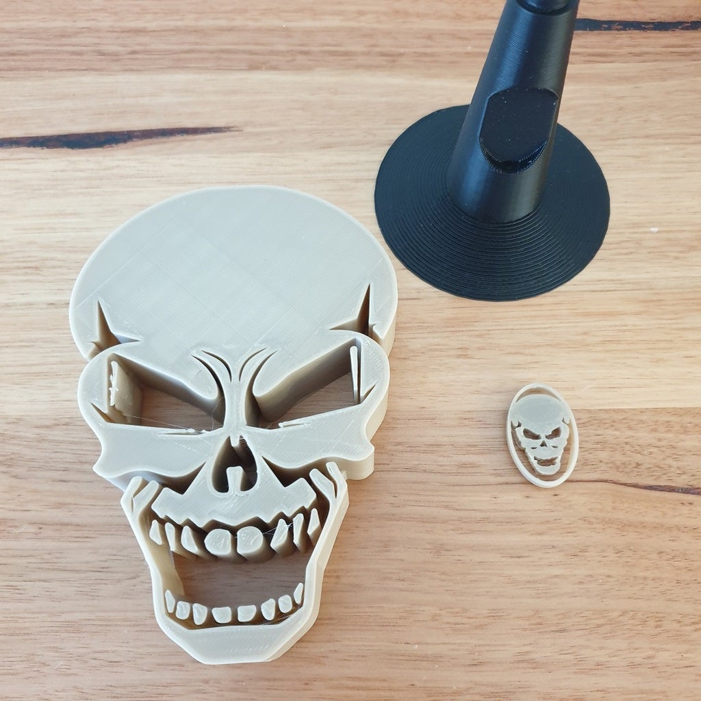 Skull headphone stand by 3DPrintBunny | Download free STL model ...
