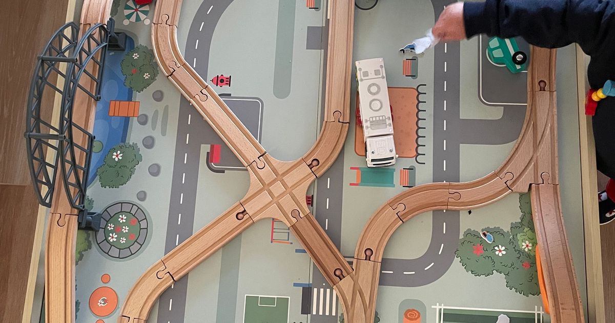 Wood train rail riser by Kudeiro | Download free STL model | Printables.com