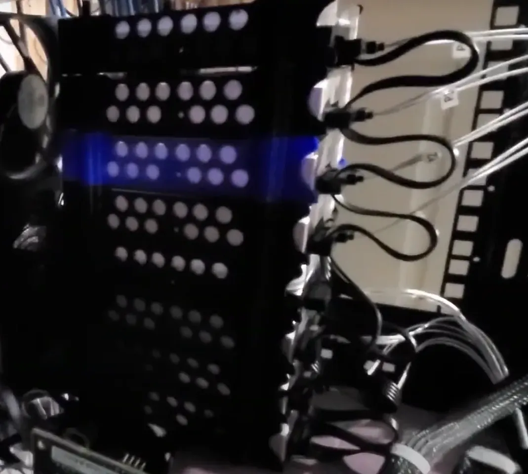 Stackable HDD Caddy & Cage by cbutters | Download free STL model ...