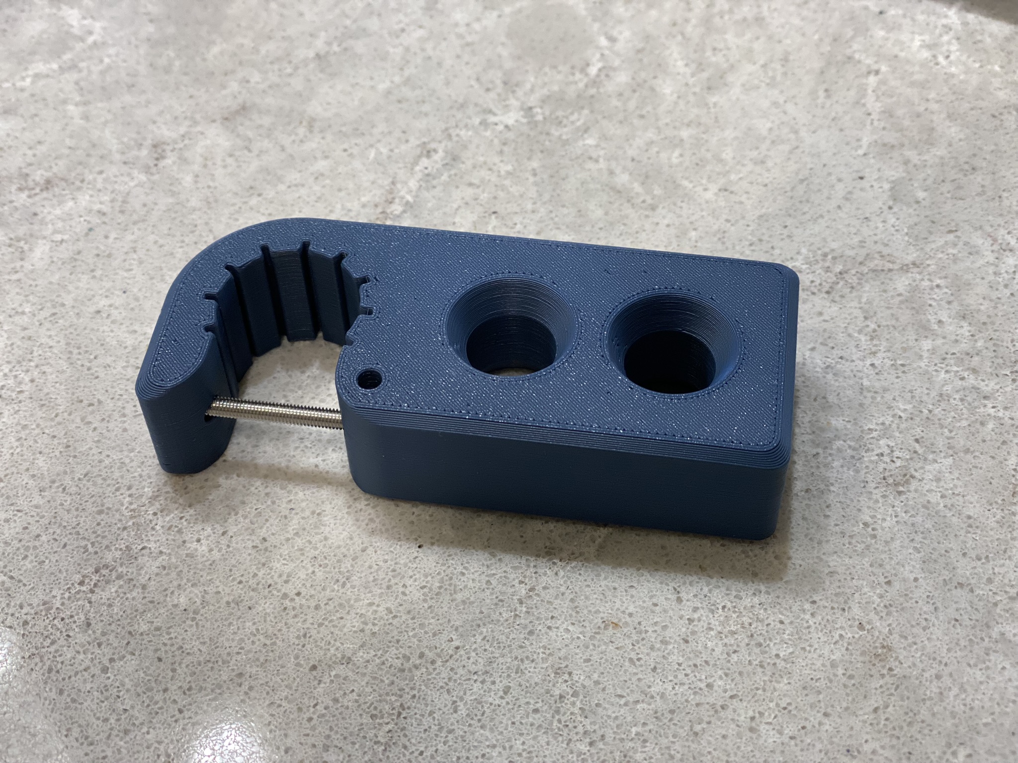 Syringe holder with IV pole clamp by Adam | Download free STL model ...
