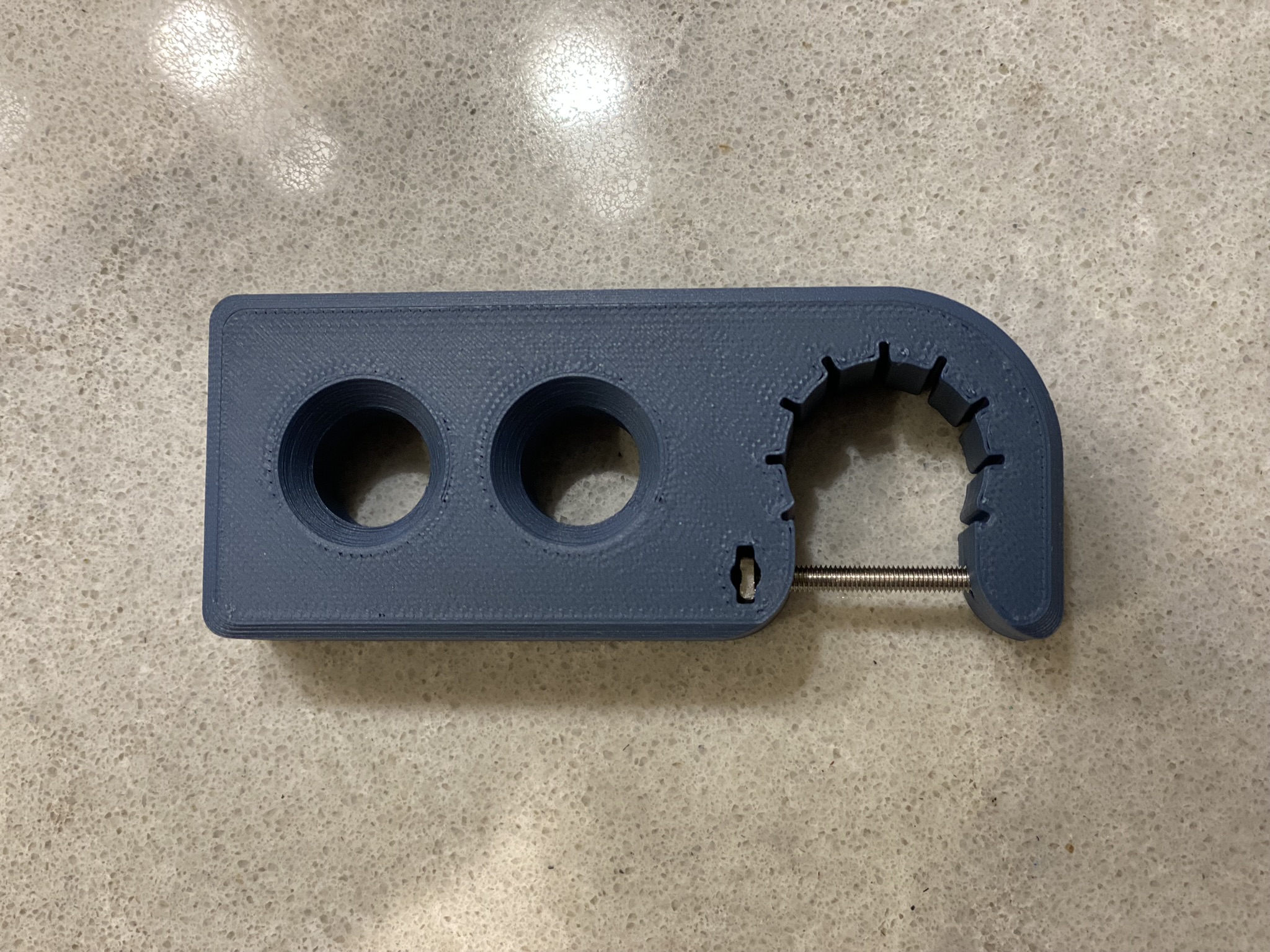Syringe holder with IV pole clamp by Adam | Download free STL model ...