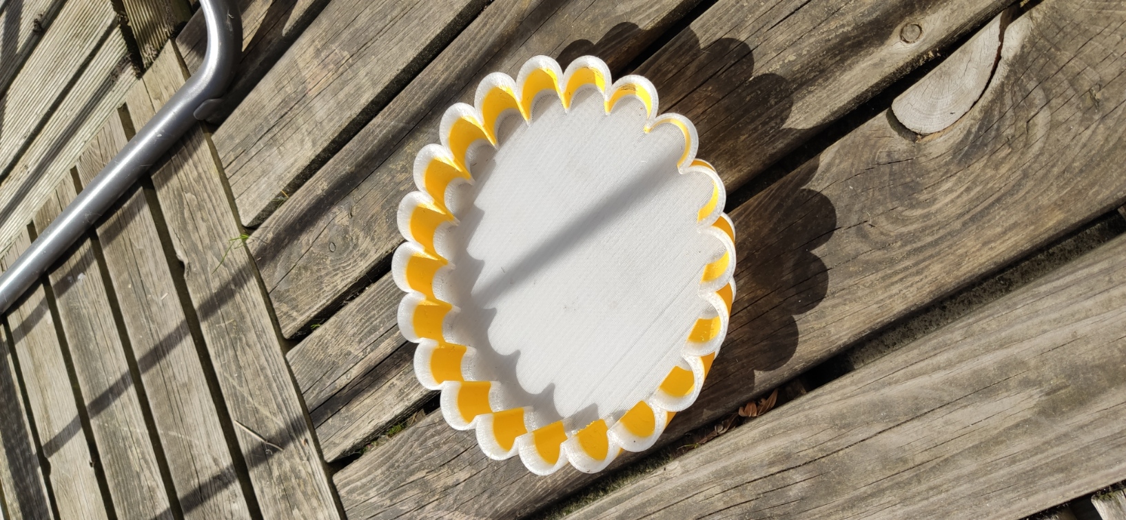 Petal-shaped plant pot coaster by Mige | Download free STL model ...