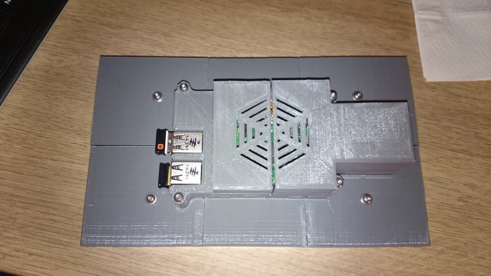 Raspberry Pi 2 7" Touchscreen Case by Raab6 | Download free STL model ...