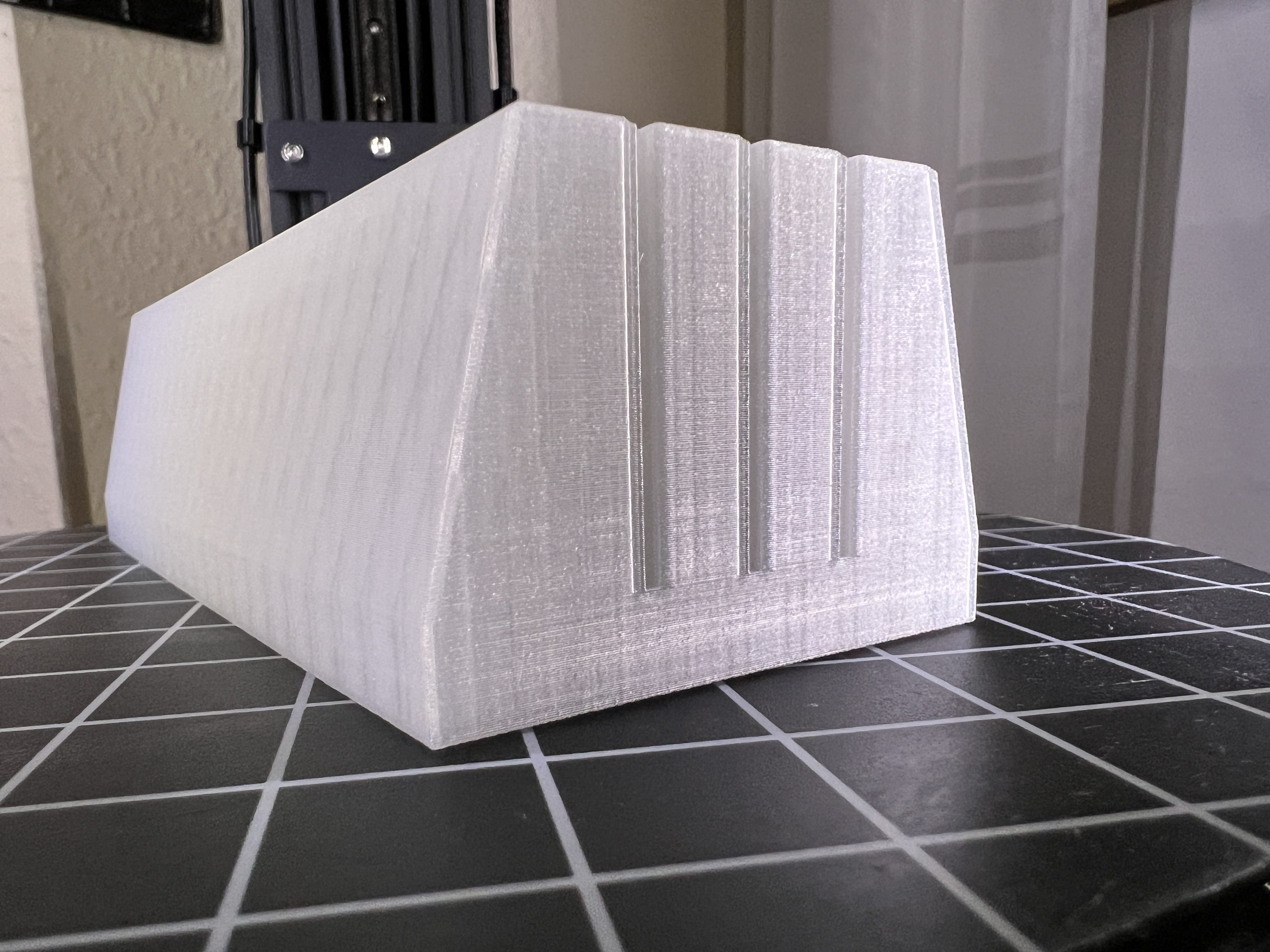 Build Plate Holder (designed for Bambulab) von tom_the_beginner ...