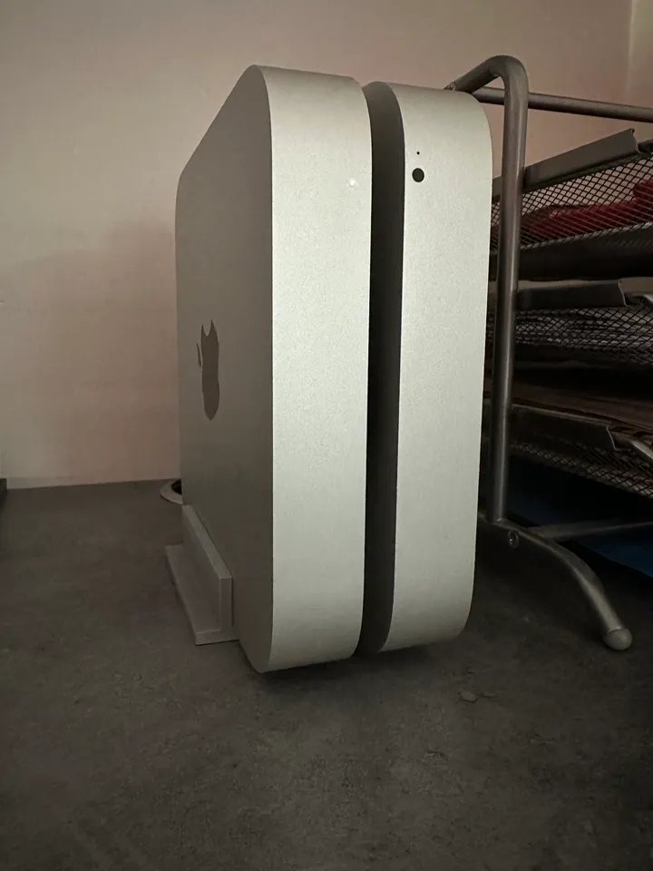 Vertical support for 2 mac mini by Cyril | Download free STL model ...
