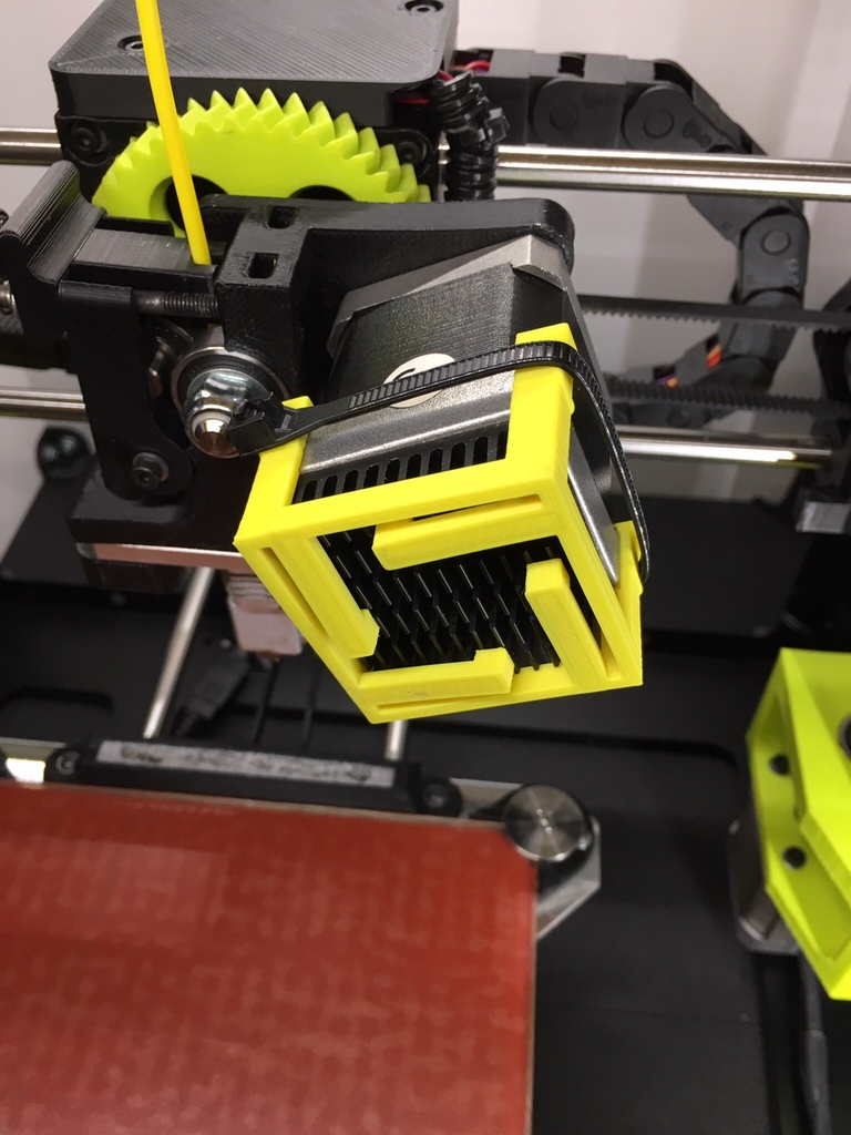Nema 17 Heatsink Clamp por ScottW | Descargar modelo STL gratuito ...