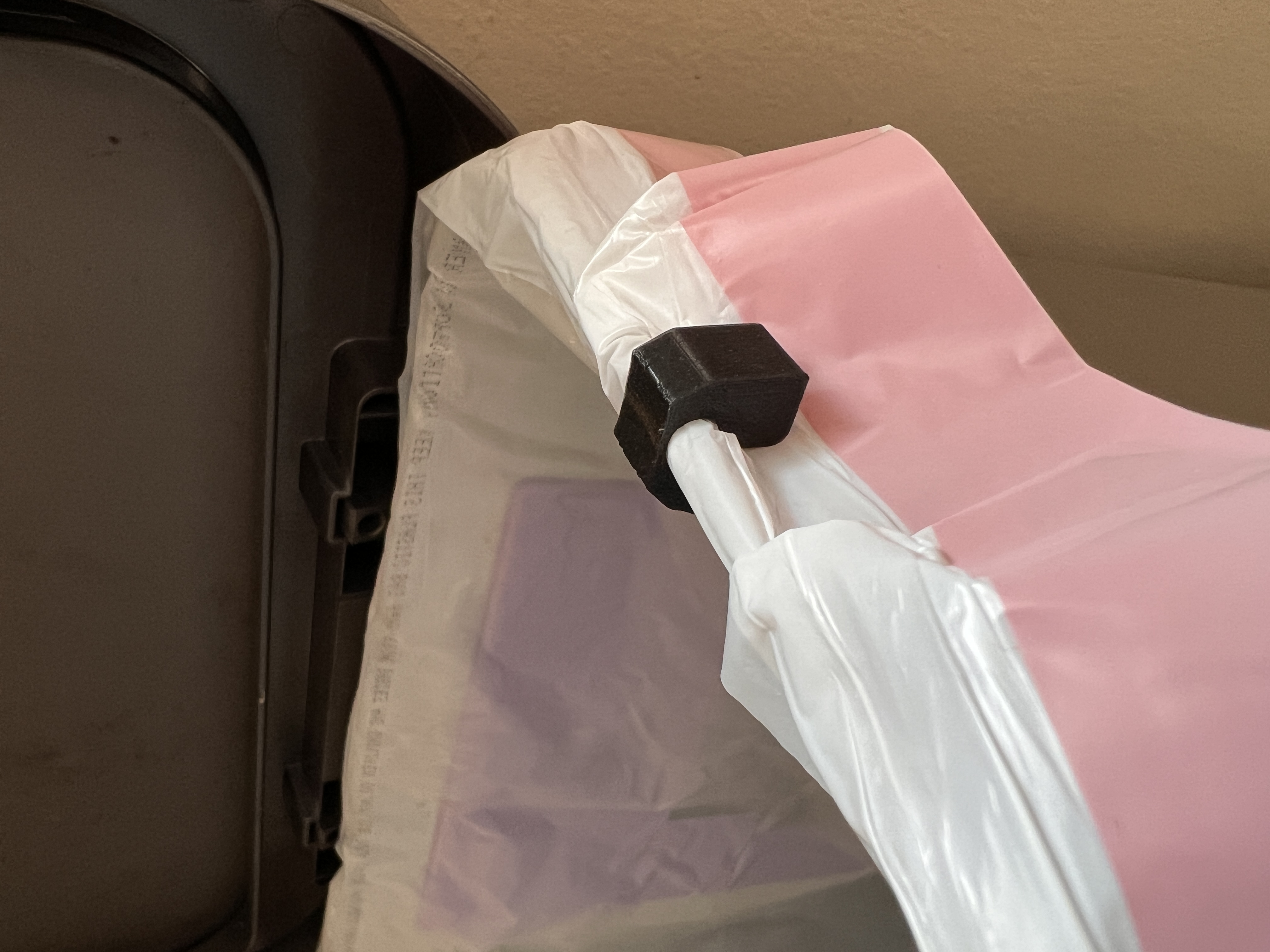 Simplehuman garage bag clip by pixiewrangling | Download free STL model ...