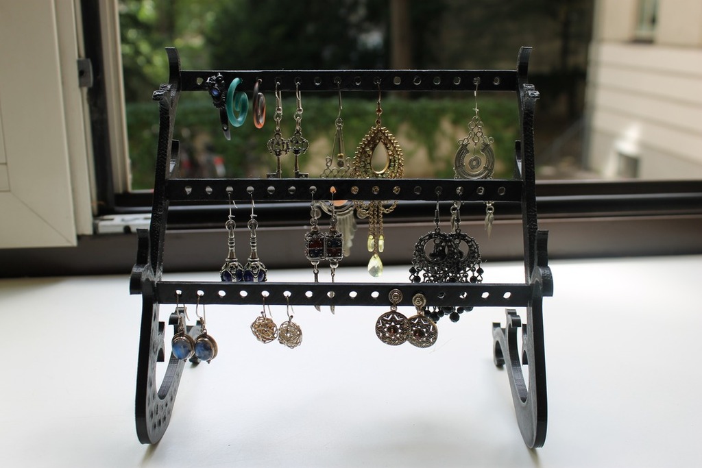 Customizable Earring Stand by stylesuxx | Download free STL model ...