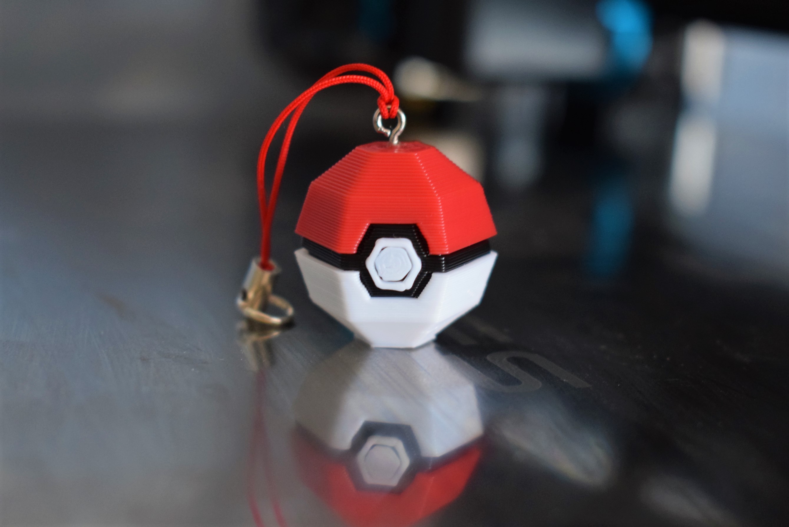 Keychain Low Poly Pokeball by Yust3D | Download free STL model ...