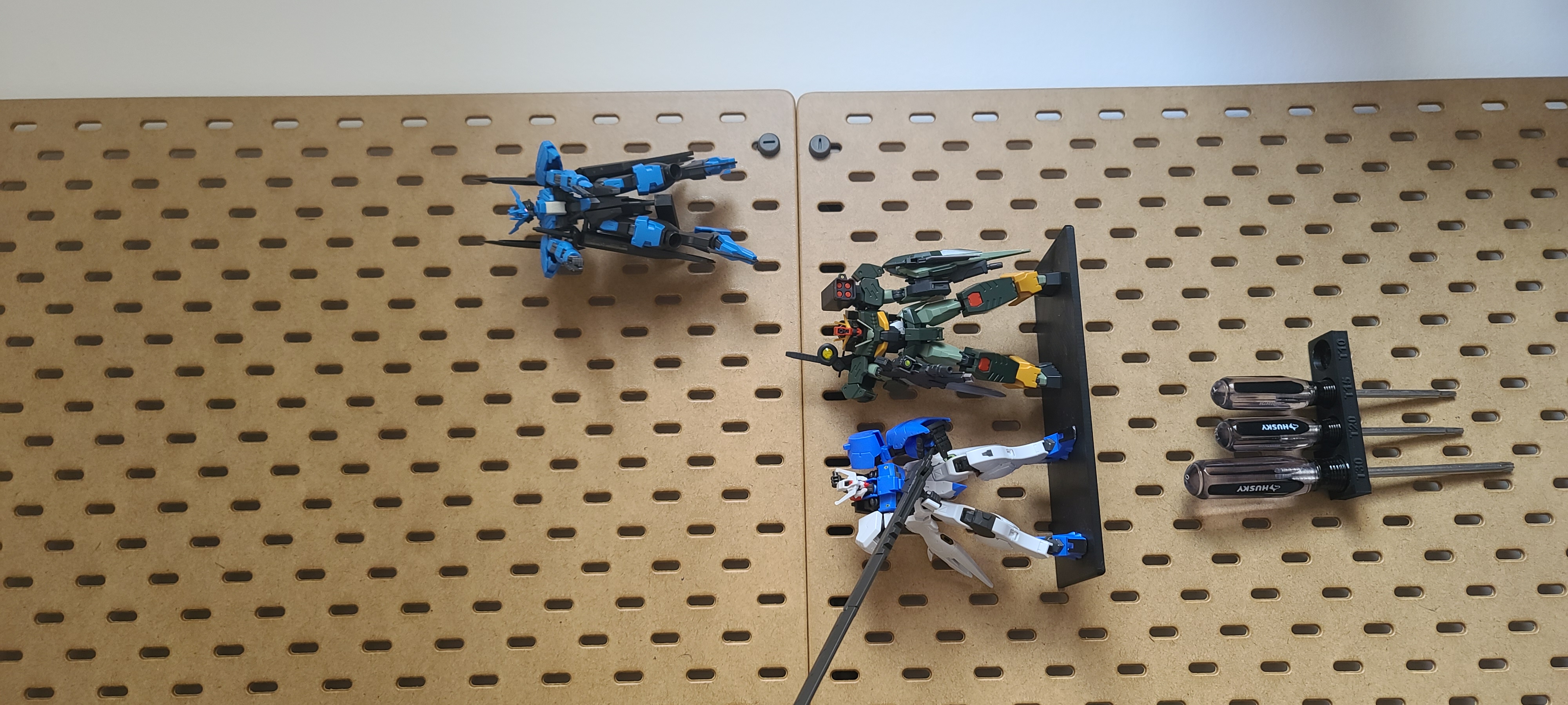 Ikea Skadis HG Gundam mount von Yancey Alsup | Kostenloses STL-Modell ...