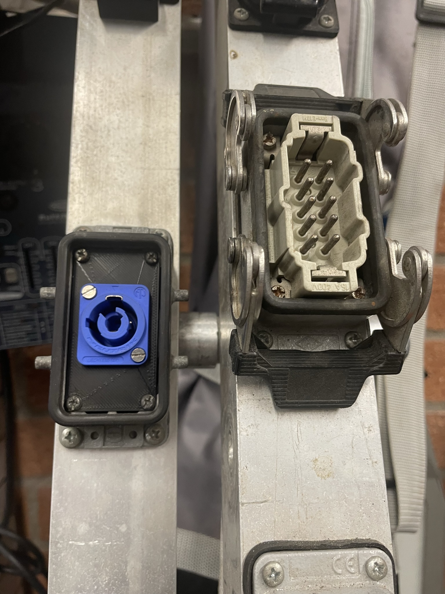 Harting HAN 10 to Neutrik D size powercon adapter plate by Jorick ...