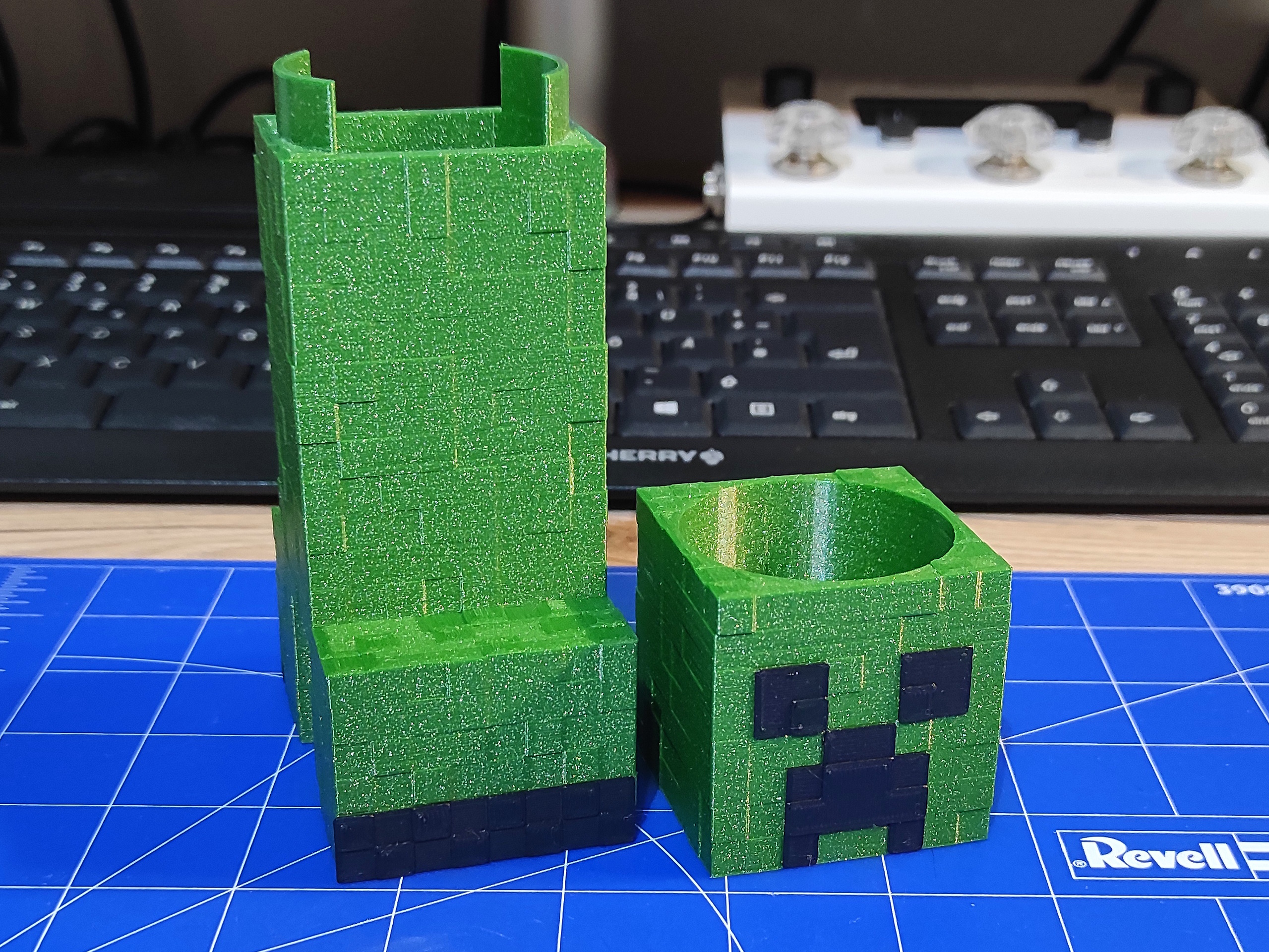 Minecraft Creeper Pencil Cup by STR | Download free STL model ...
