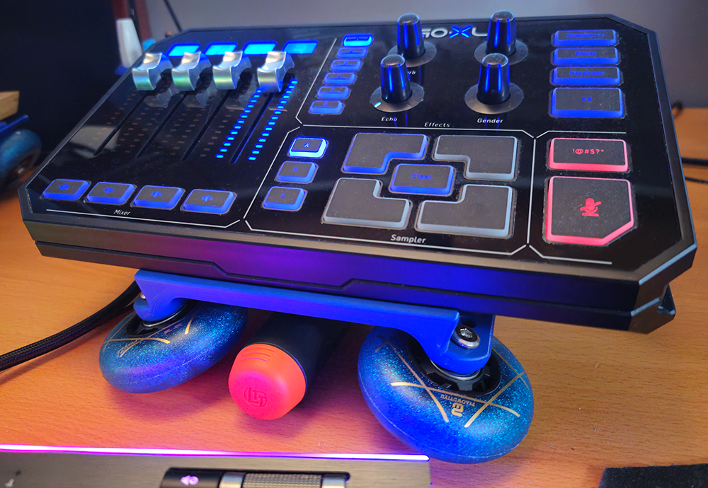 Small Angled Rolling GoXLR Stand by Scaryfast | Download free STL model ...