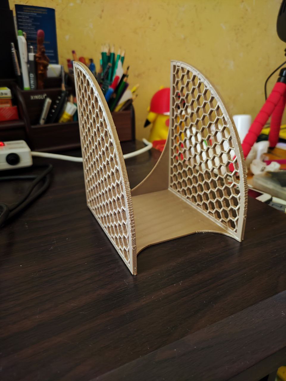 Double side book holder by marco antonio oblitas | Download free STL ...