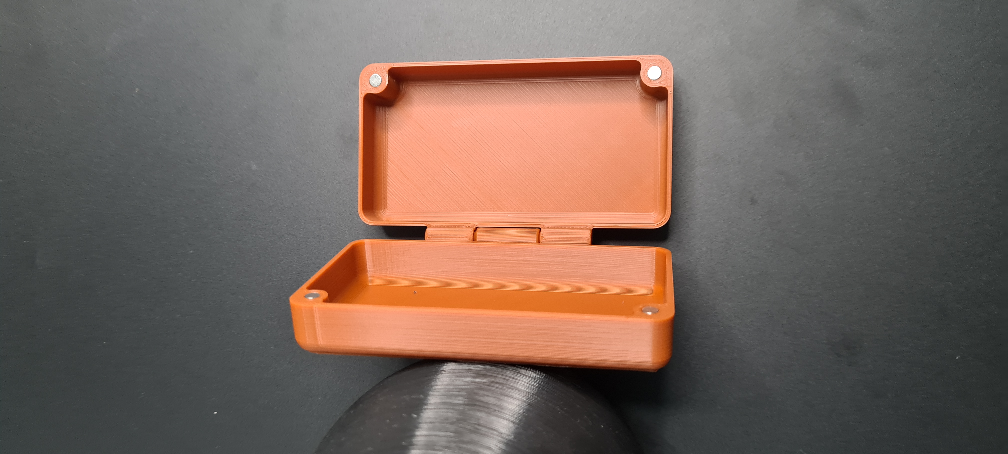 Print In Place Box With Magnetic Closure by slavik kopanov | Download ...