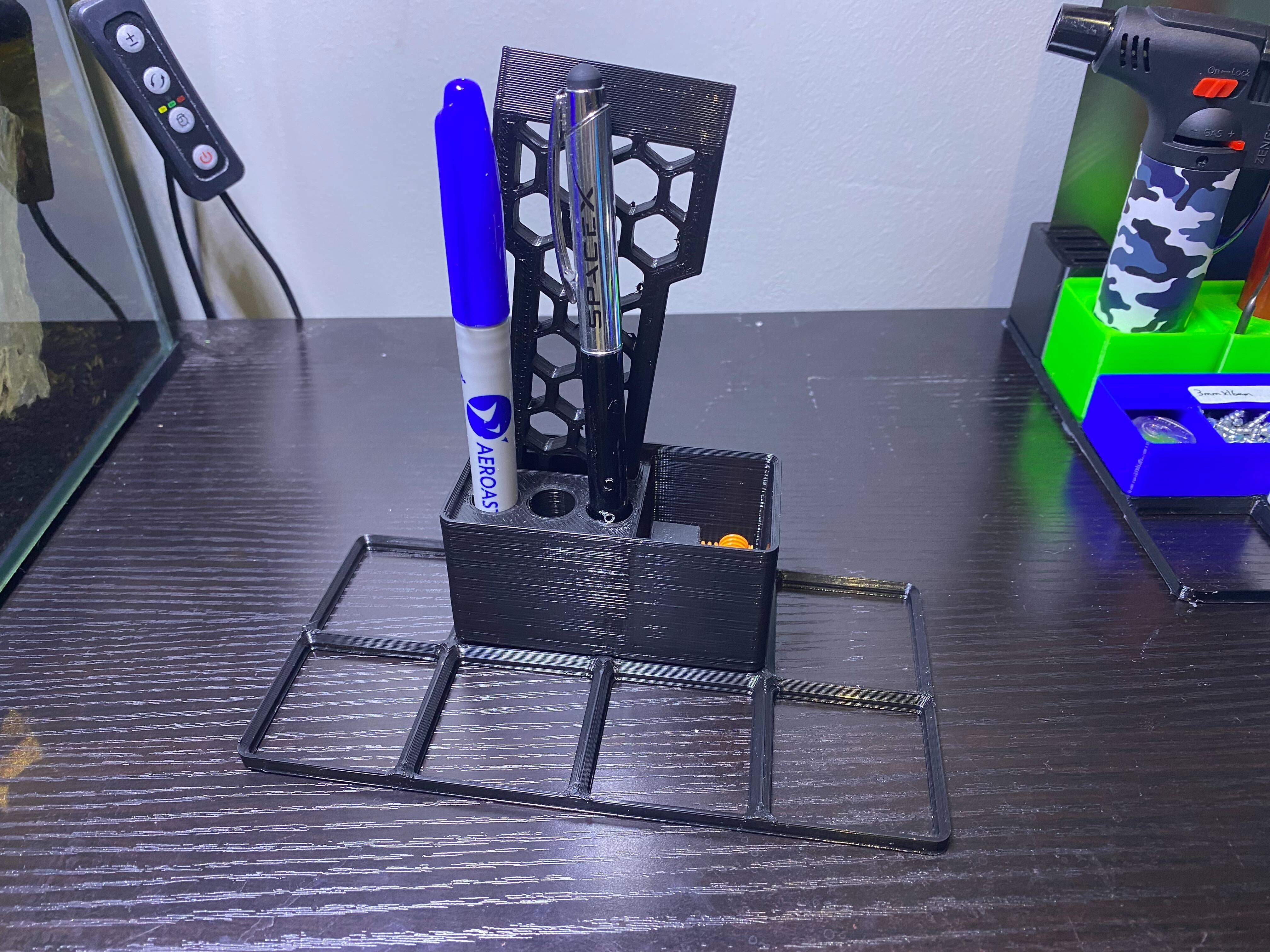 Gridfinity Hex Scraper and pen holder by ChiefFluffy | Download free ...