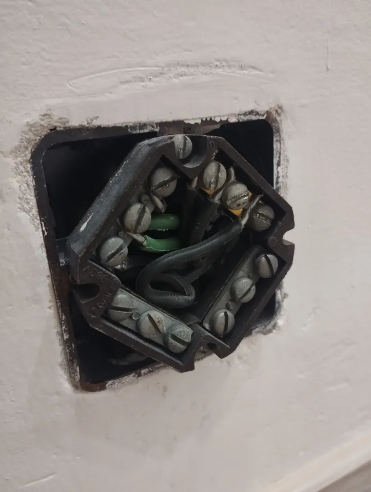 Cover for old 220V junction box by Jarda K 66 | Download free STL model ...