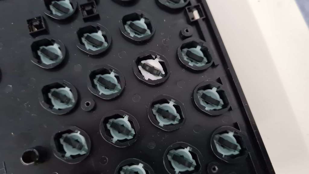 Amiga 4000 keyboard key plunger by Lars Ivar Haave | Download free STL ...