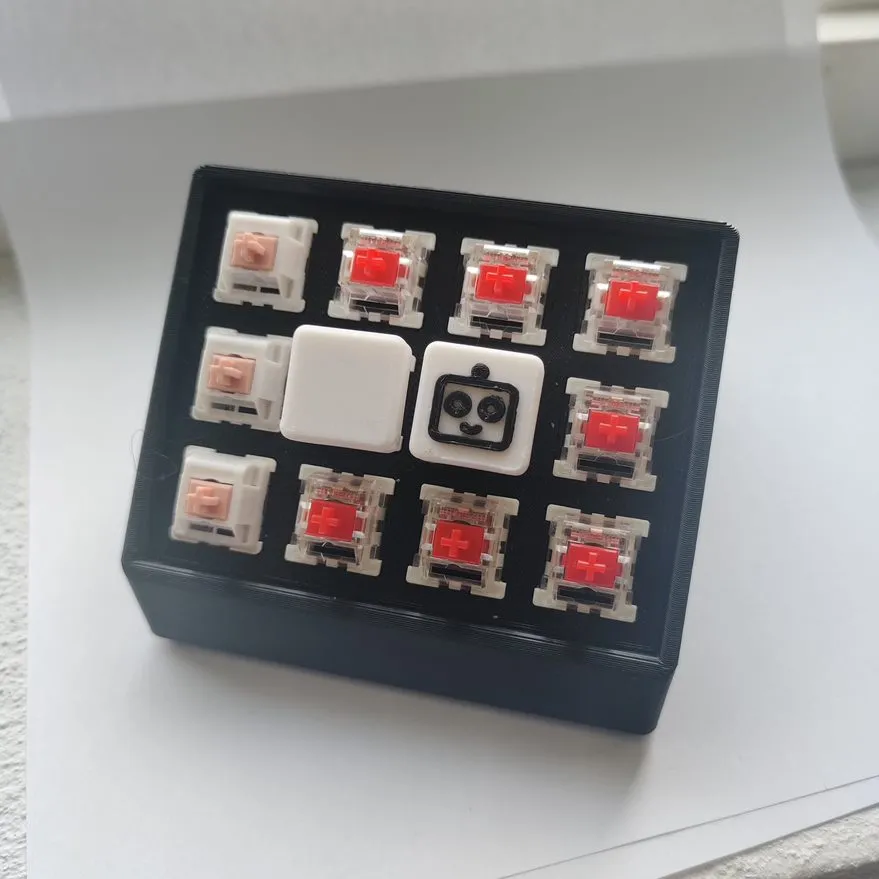 Keycap - Robot by Camilla | Download free STL model | Printables.com