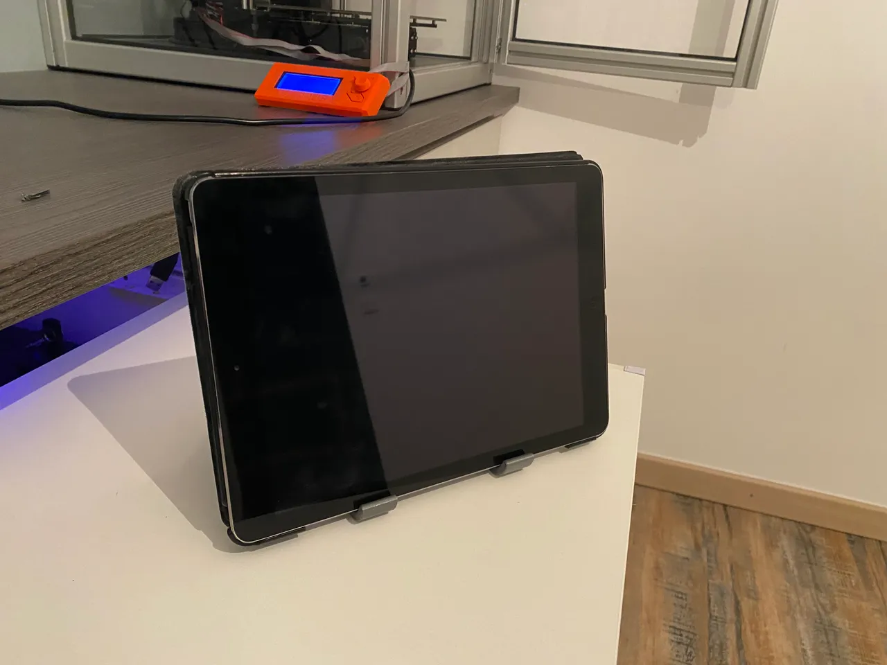 Ipad and tablet compact stand by Ced | Download free STL model ...