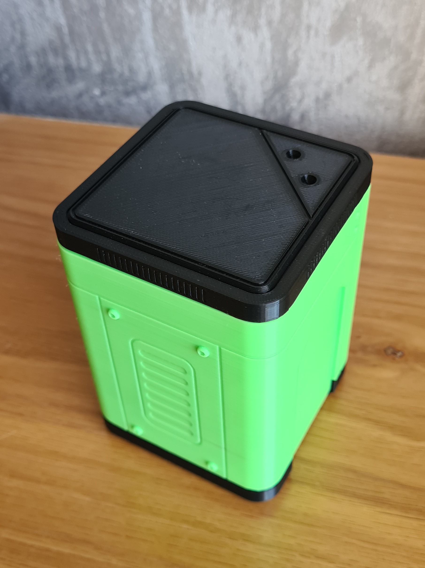 Futuristic Magnetically Assembled Container by slavik kopanov ...