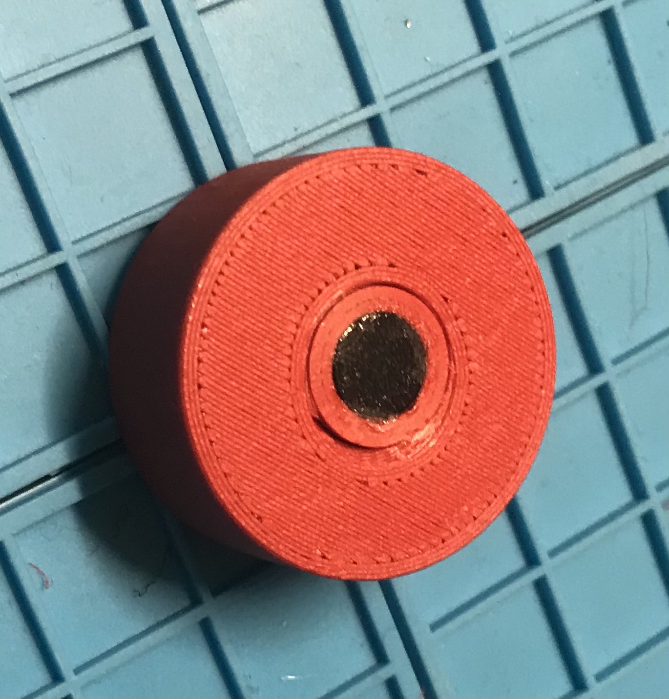 Magnetic Bottle Cap for Model Painting by te.3D | Download free STL ...