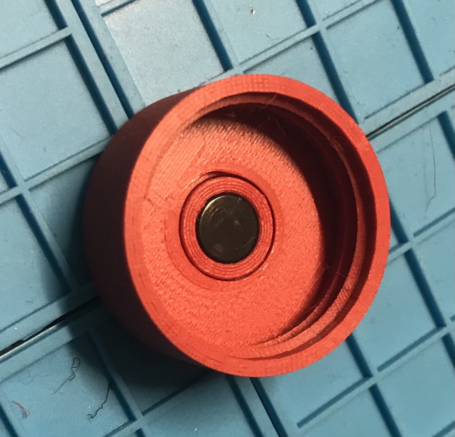 Magnetic Bottle Cap for Model Painting by te.3D | Download free STL ...