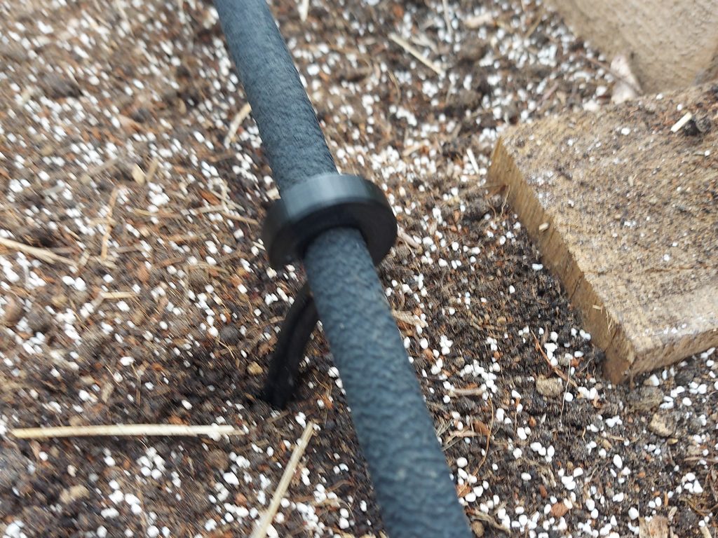 1/2 and 3/16 drip irrigation holders for drip hoses by Debolestis ...
