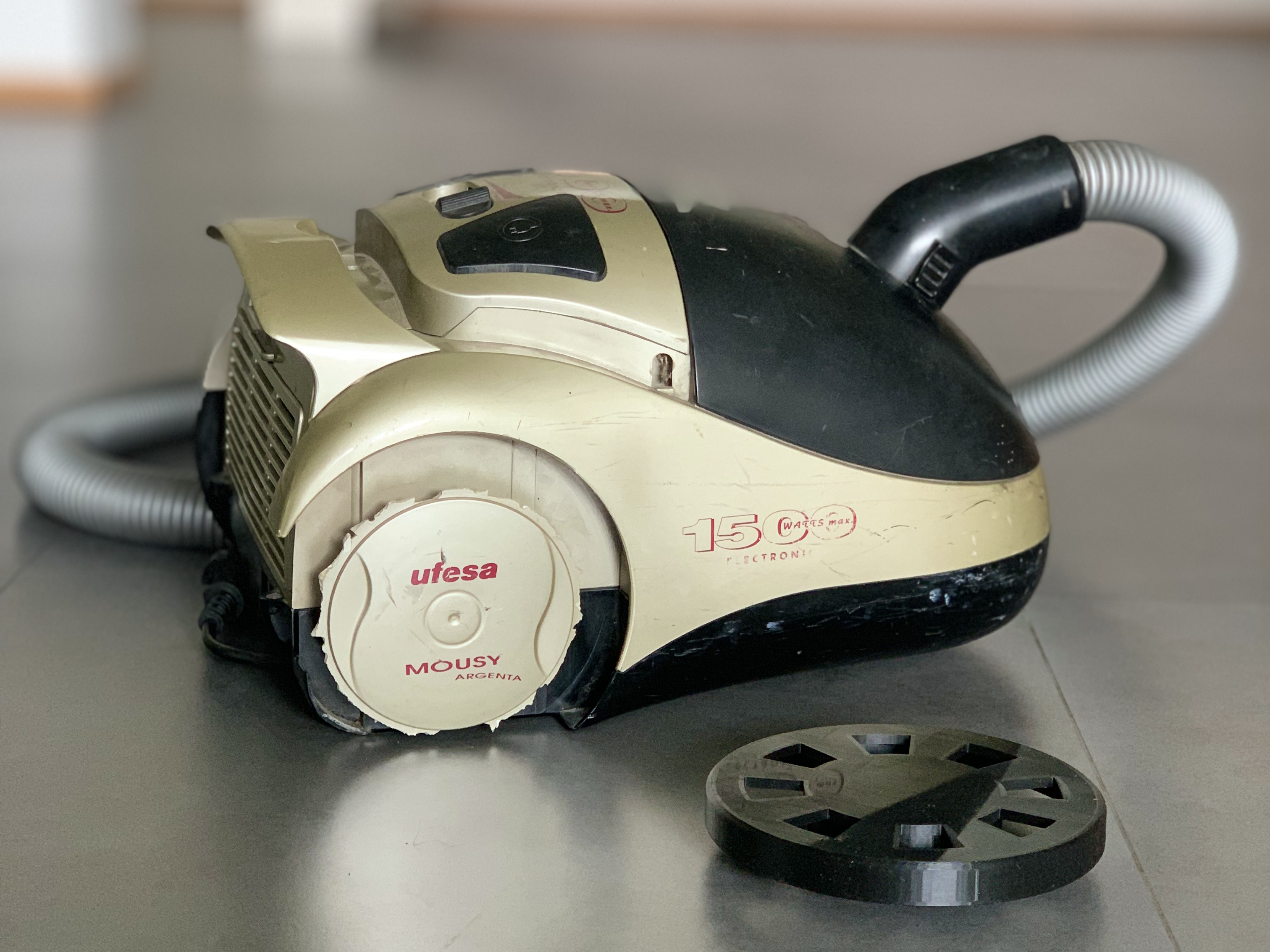 Wheel for Ufesa Mousy Argenta 1500W by Tr3Mix3D | Download free STL ...