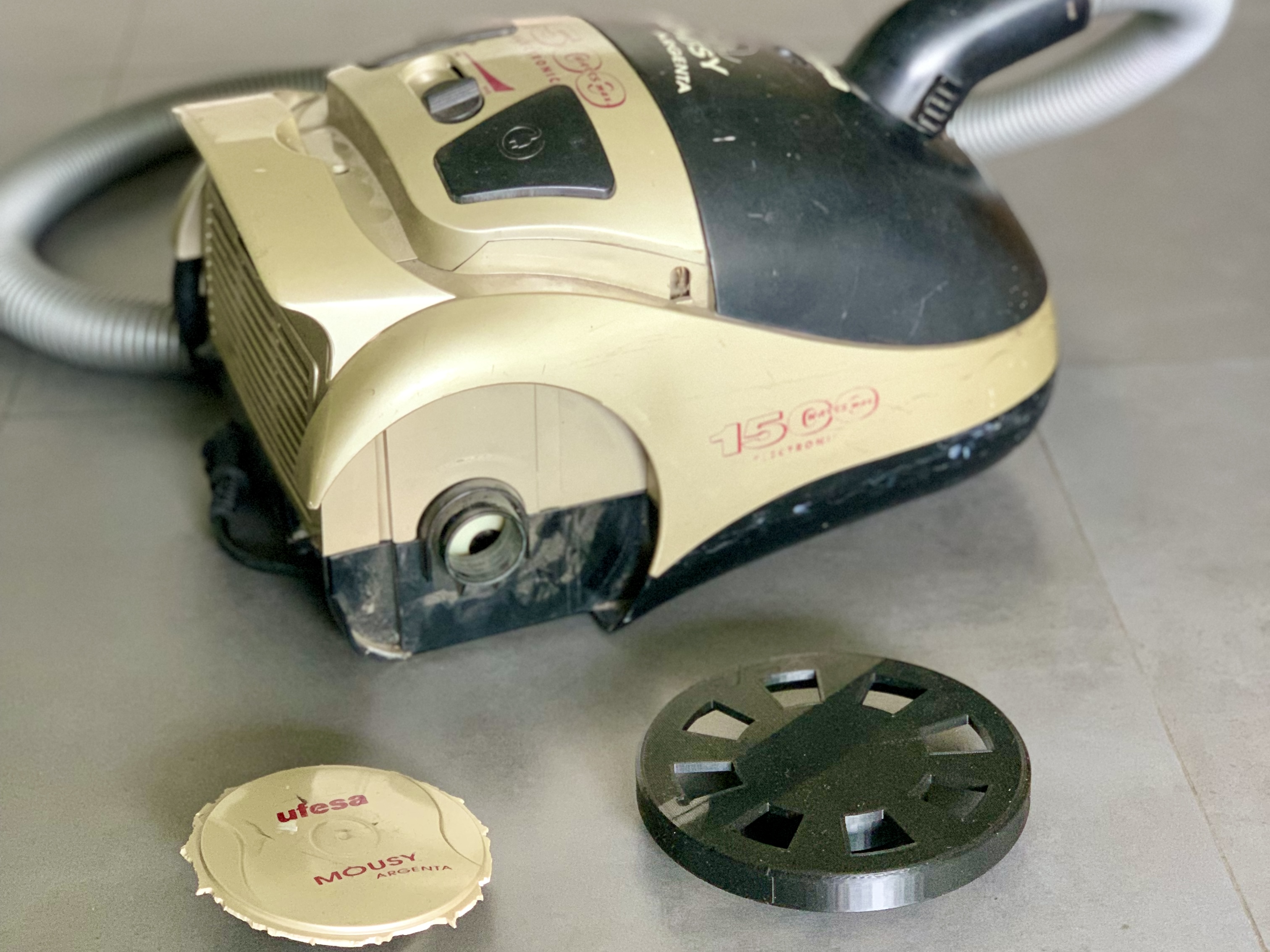 Wheel for Ufesa Mousy Argenta 1500W by Tr3Mix3D | Download free STL ...