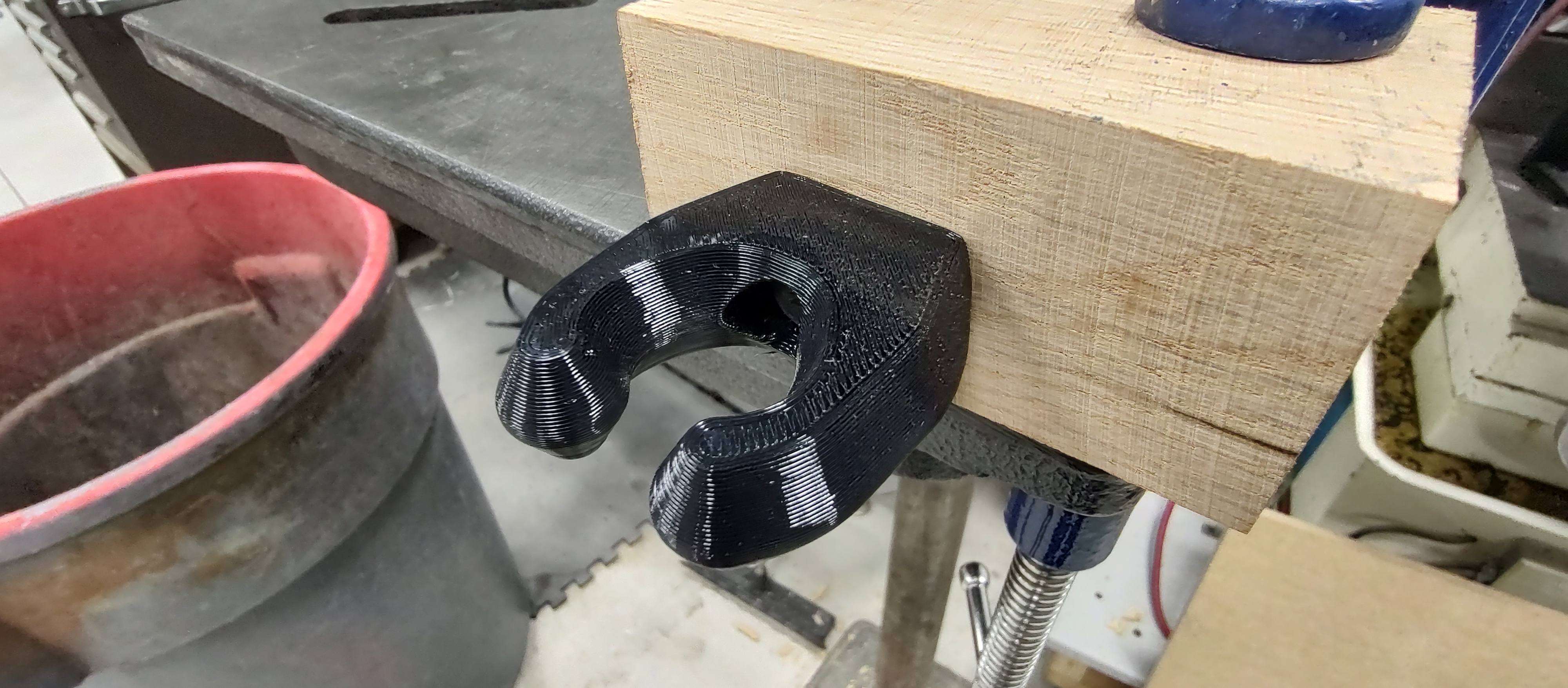 Pool Cue Wall Mount by Machiner | Download free STL model | Printables.com