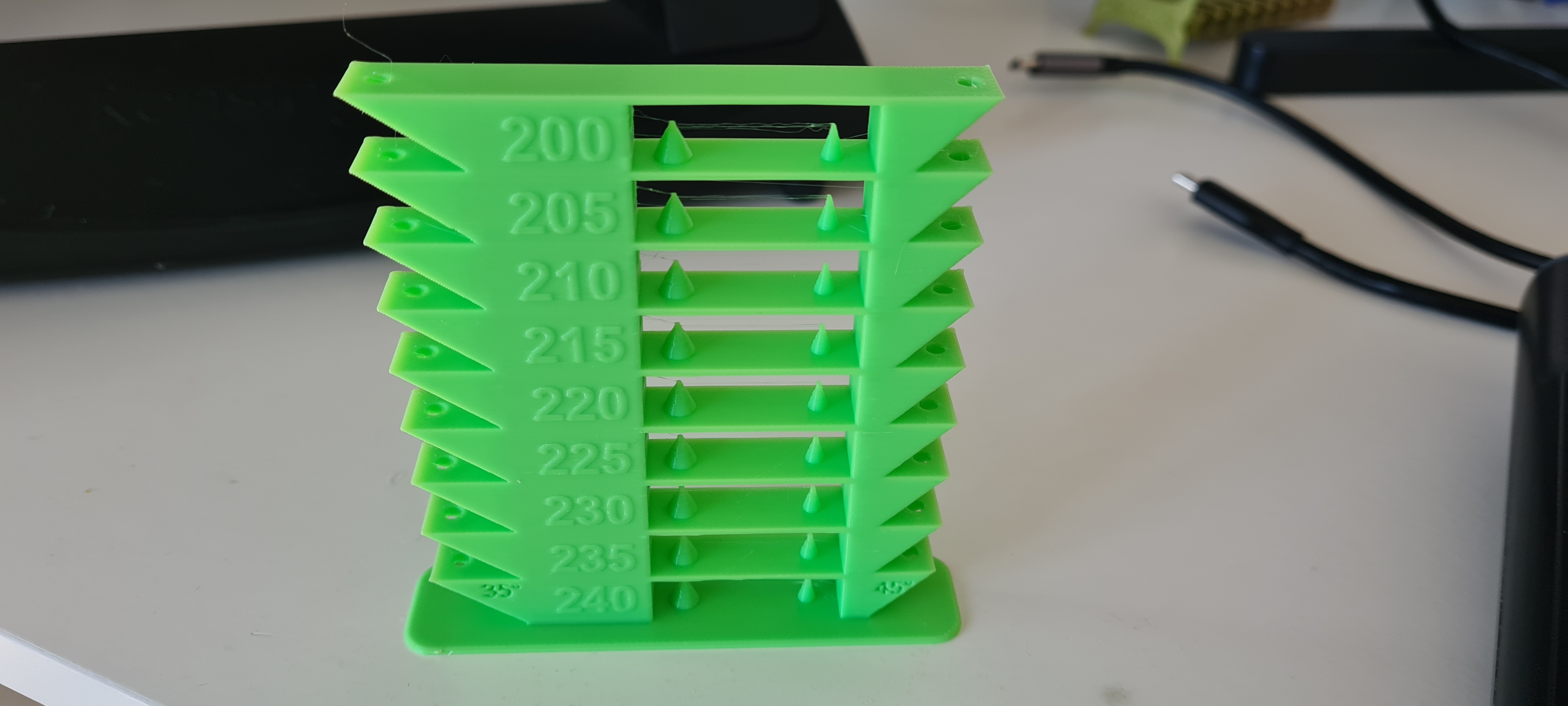 BambuLab P1P & P1S Temperature towers by AlexM | Download free STL ...