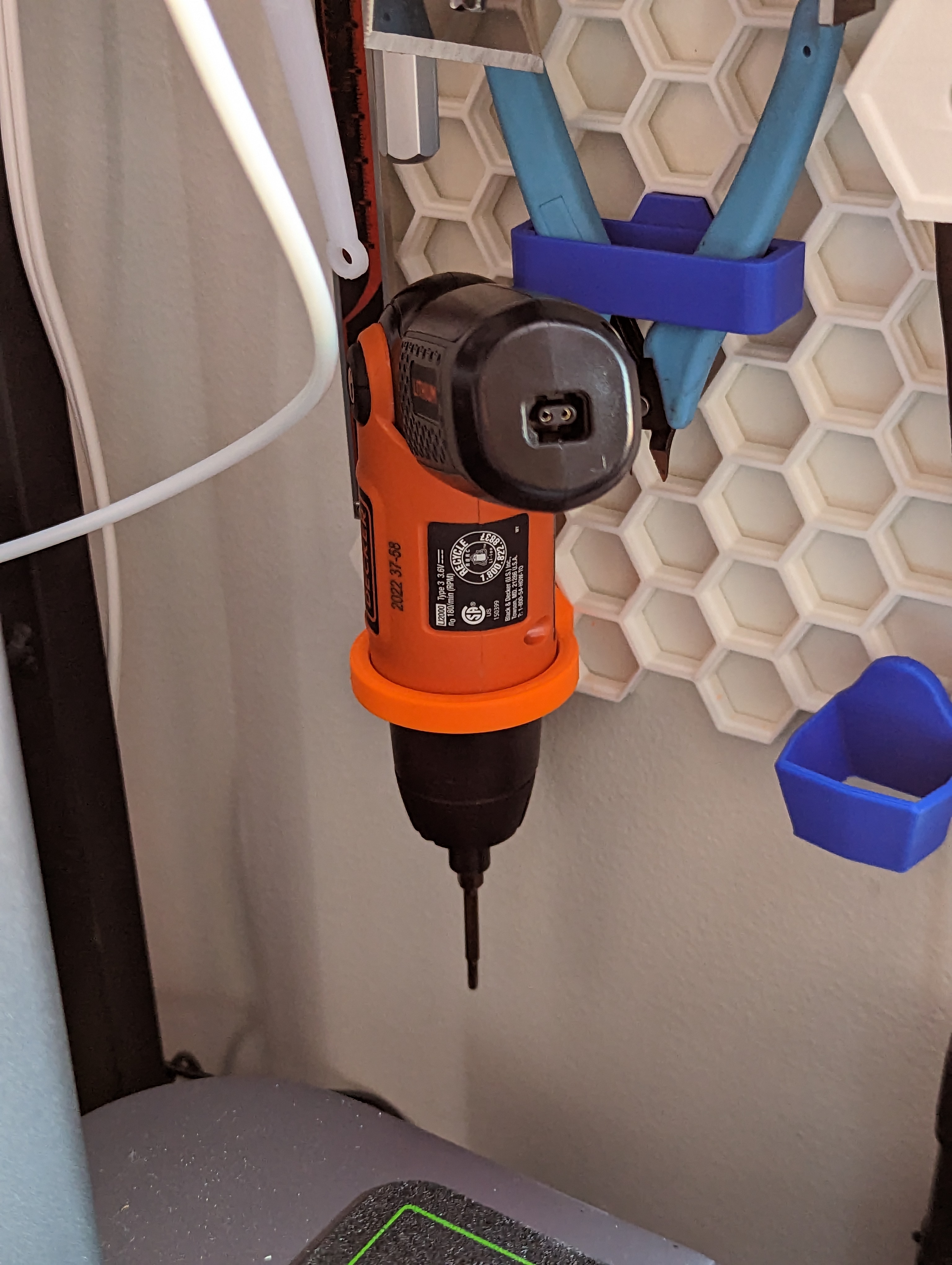 Black&Decker Cordless Electric Screwdriver HSW Mount by BakedBean3D | Download free STL model ...