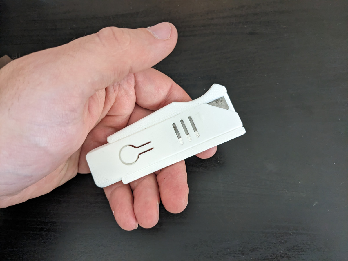 Retractable Single-Edge Razor Box-Cutter v2 by engineererrant ...