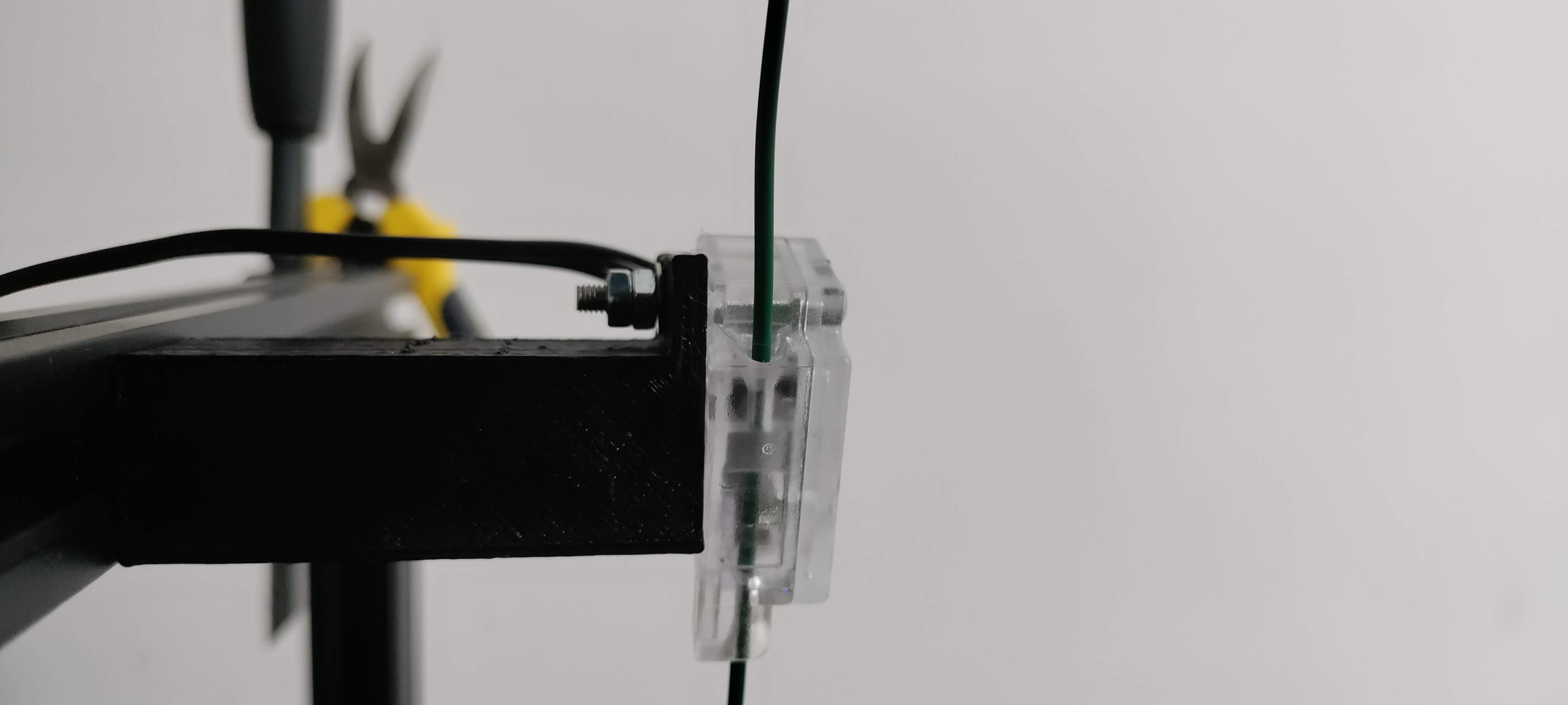 Filament runout sensor V slot rail mount for direct extruder - loses Z ...