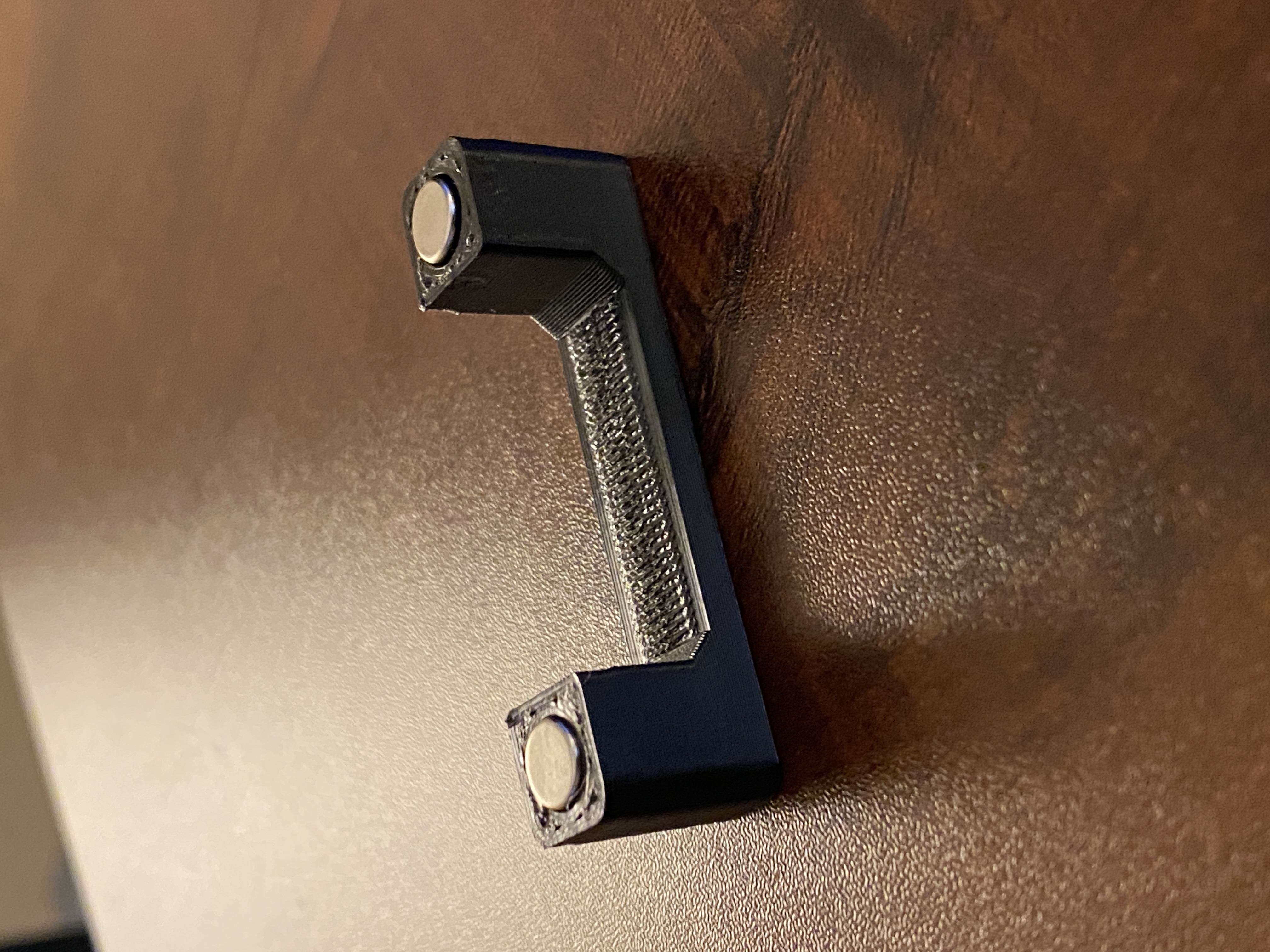 Magnetic Cable Management Clip by themasterofunlocking | Download free ...