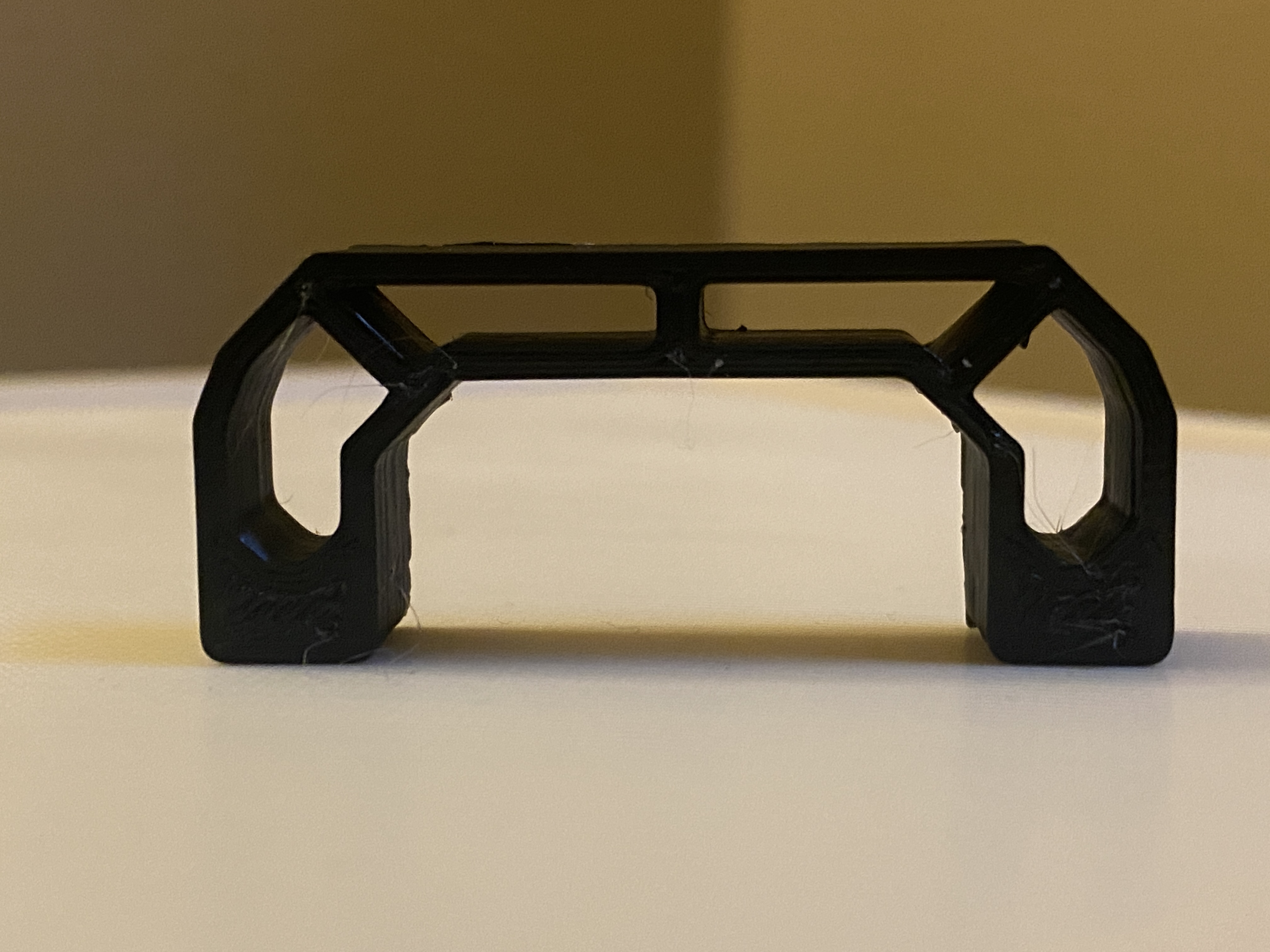 Magnetic Cable Management Clip by themasterofunlocking | Download free ...