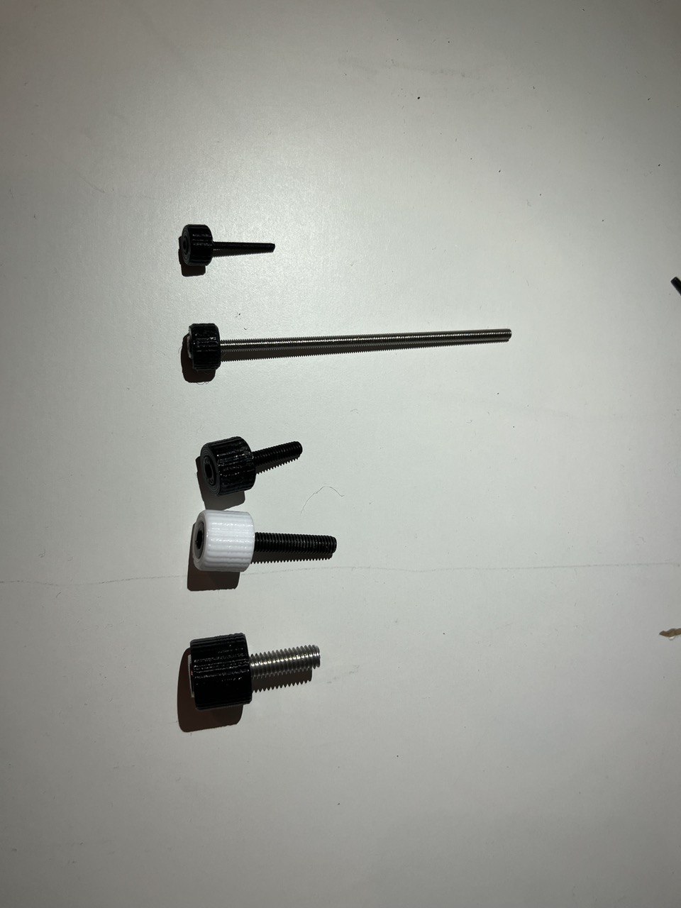 Parametric Thumbscrew by Addi(c)tiveManufacturing | Download free STL ...