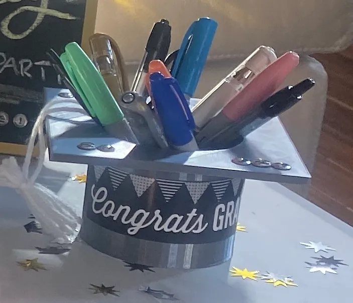 Grad Hat Pen Holder by Rupal Nigam | Download free STL model ...