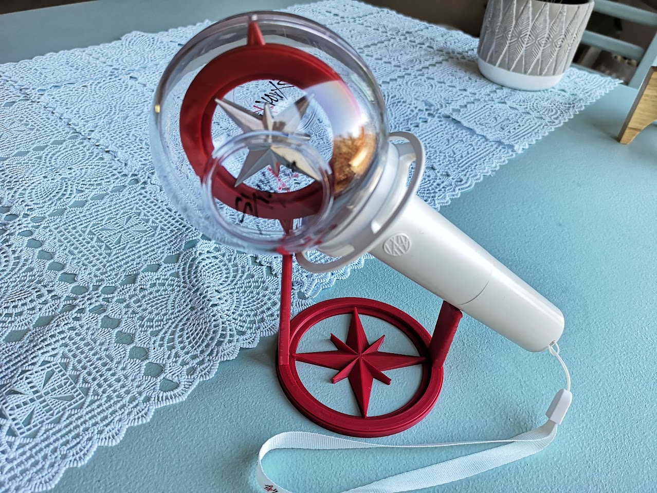 SKZ Stray Kids Light Stick Stand by gexgecko | Download free STL model ...